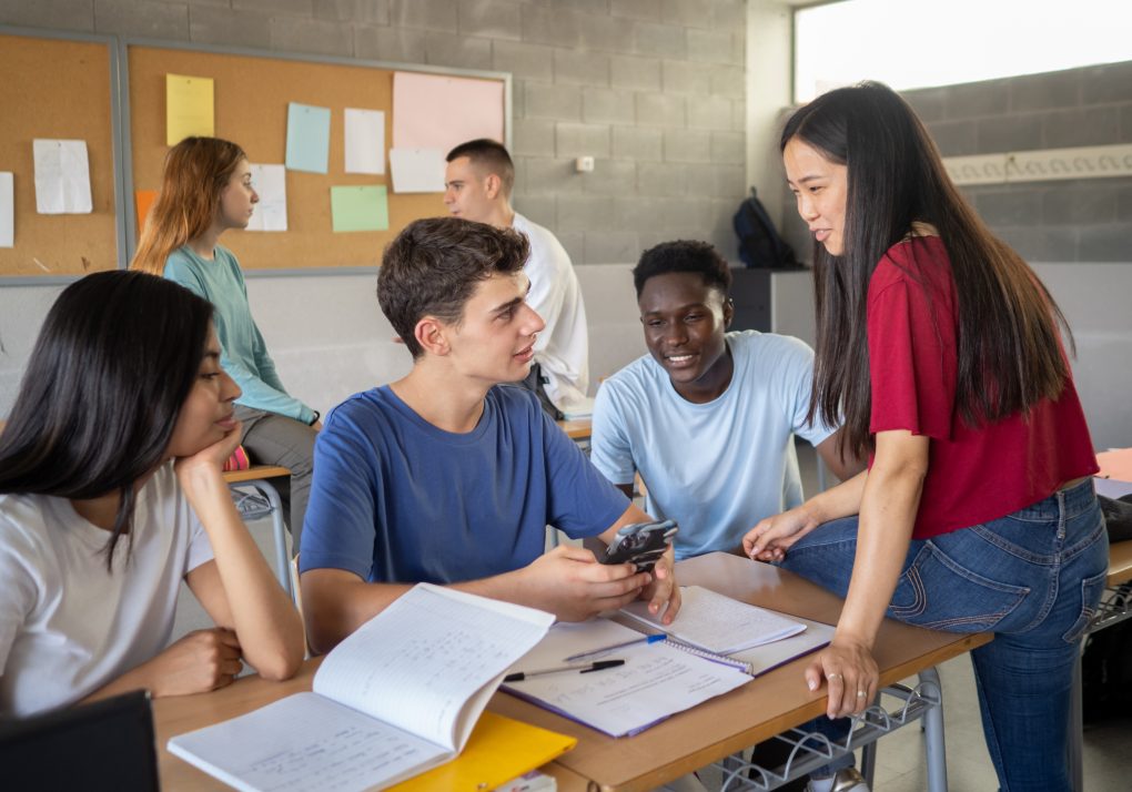 5 Ways to Keep Students on Task During Group Work - Learning in Room 213